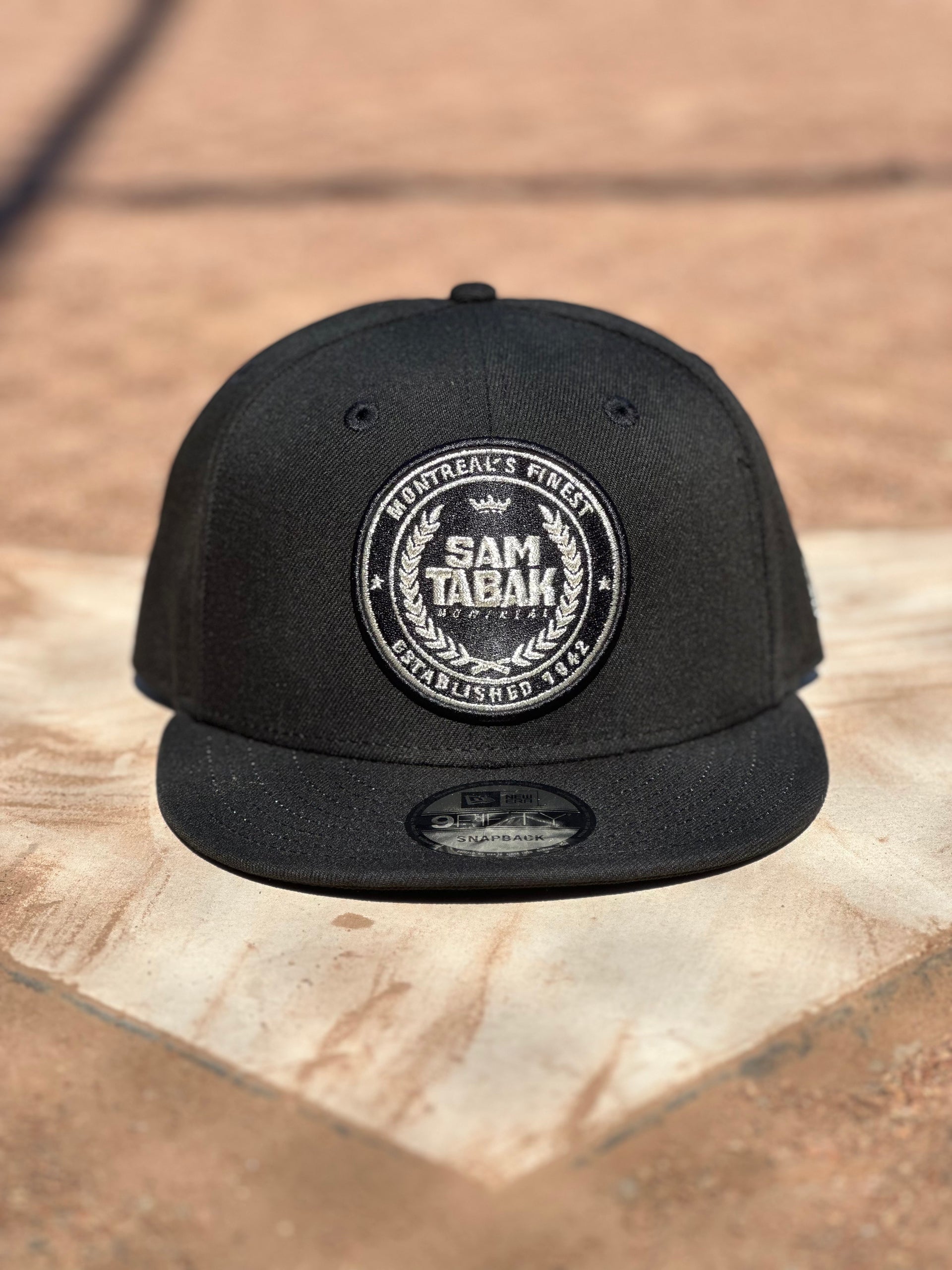NEW ERA 59FIFTY SNAPBACK SAM TABAK LOGO "BLACK SILVER" - Sam Tabak